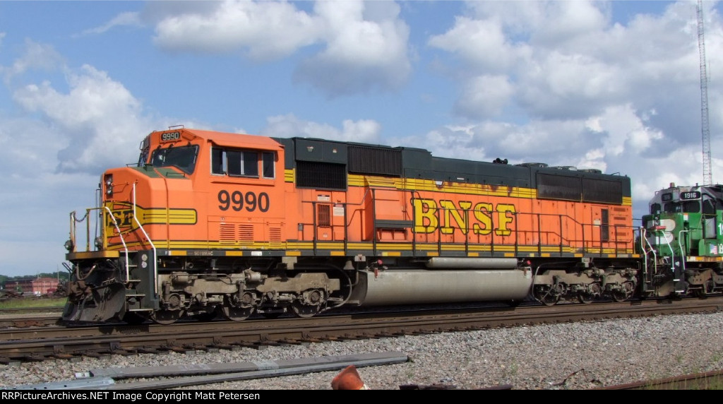 BNSF 9990